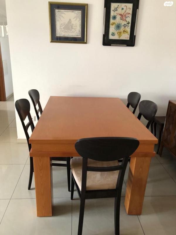 ריהוט למטבח - שלחן עץ מלבן במצב מצויין | מודעה-970342