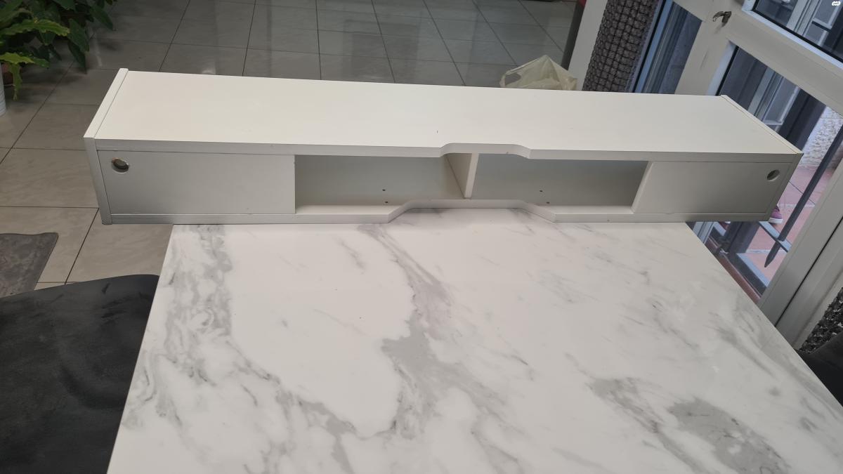 מדפים - למכירה מדף בצורת כברת מעץ בצבע לבן | מודעה-1100973