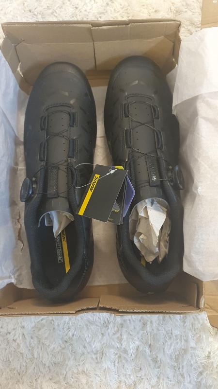 ציוד ספורט נוסף - נעלי רכיבה חדשות באריזה, שחורות | מודעה-1120253