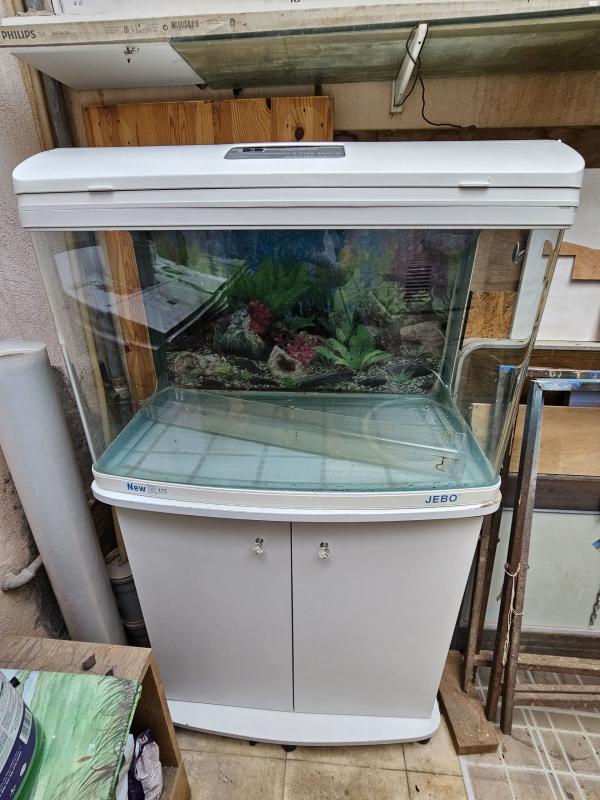 פילטרים - למכירה אקווריום Jebo R375 במצב טוב | מודעה-1118320