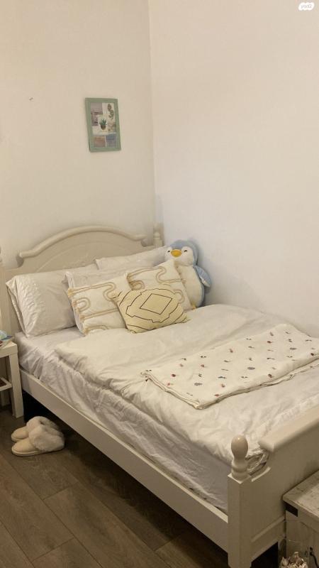 ריהוט לחדרי ילדים - 2 מיטות מעץ מלא + מזרנים | מודעה-1161963