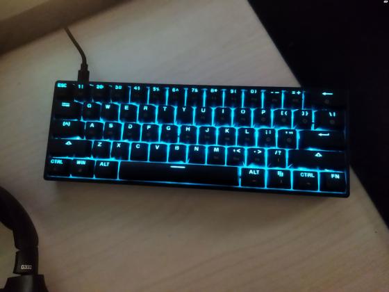 רכיבים ואביזרים למחשבים - מקלדת gk 61 yealow switch | מודעה-1236266