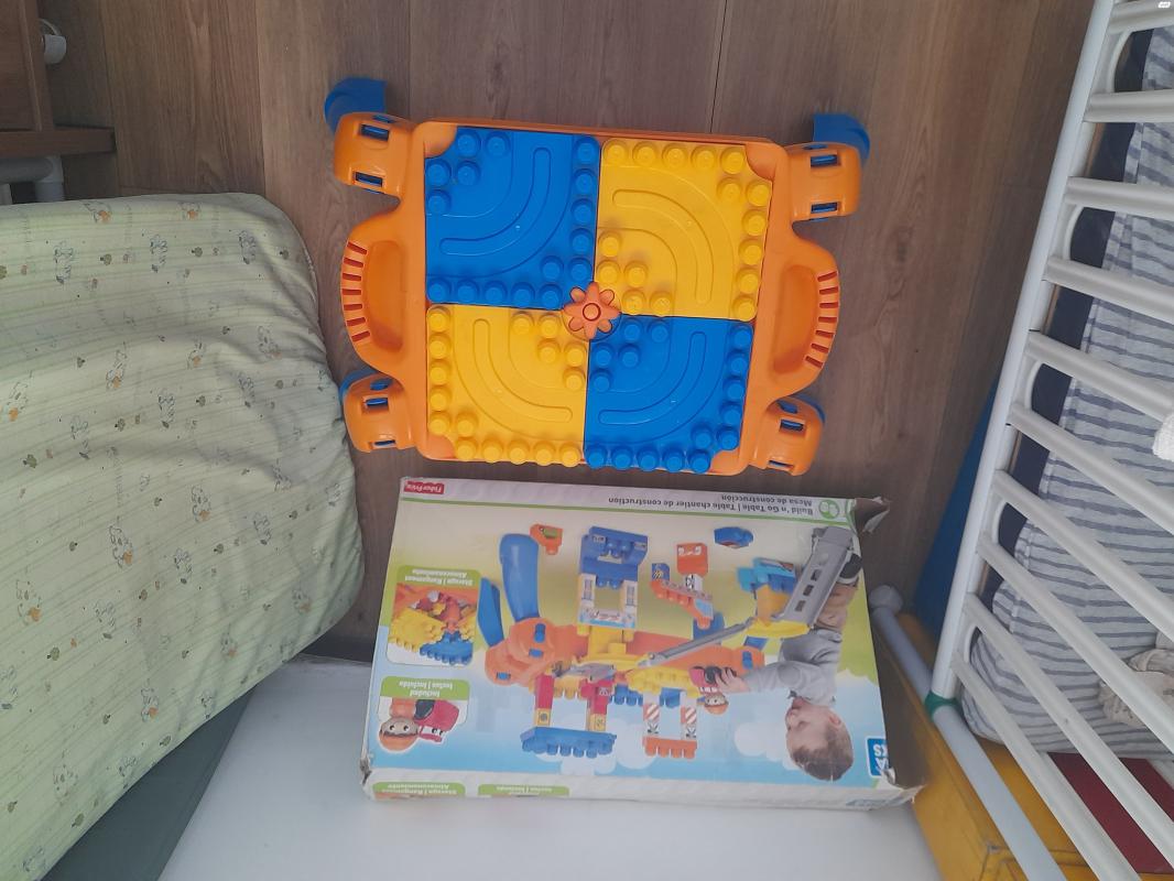 צעצועים לילדים - שולחן לגו במצב טוב מתקפל | מודעה-1256494